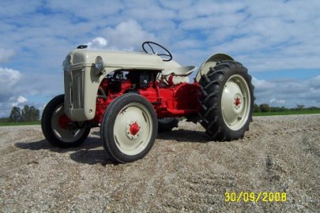 Ford 8N, Ford 2N, Ford 9N, Massey Harris Ferguson, Pony, Cub, Tractors ...